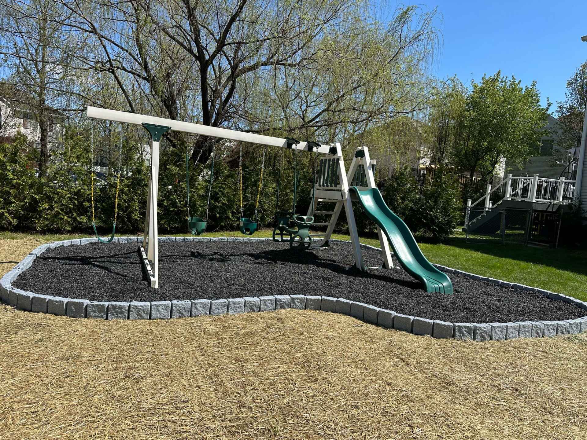 Wood or Rubber Mulch, Which is better? - Adventure World Play Sets
